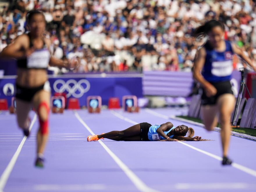 Olympic Hopeful Collapses On Floor During Preliminary Round | Trending ...